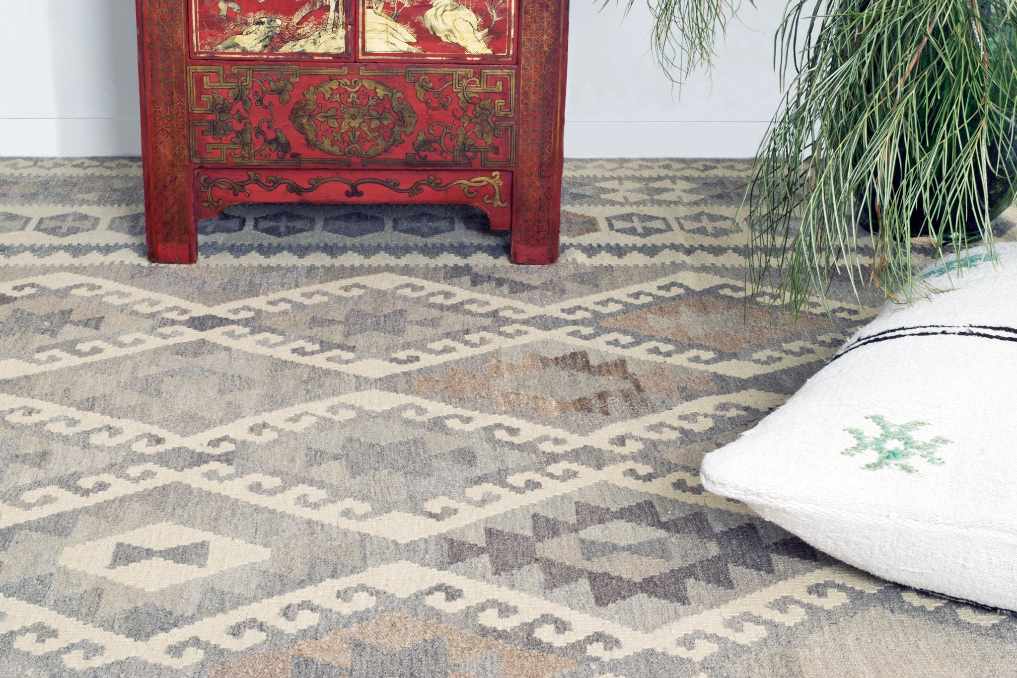 CADRYS | Rugs & Carpets Showrooms - Online Store